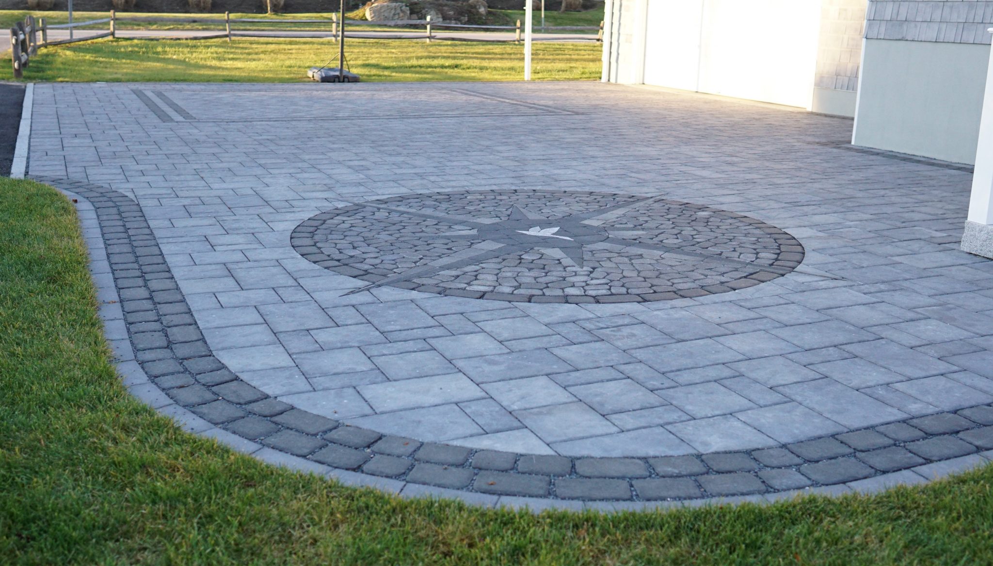 Borders, Mosaics, Bands and Insets - Ideal Block